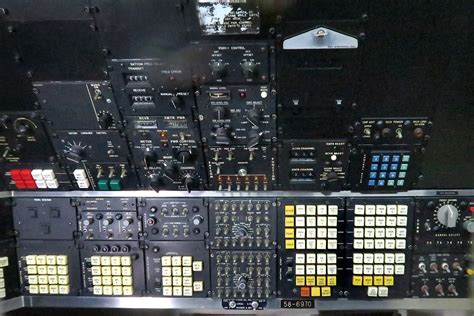 Air Force One Secrets: Inside the Classified Systems That Turn a Boeing ...