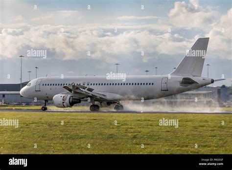 Hard Landing Explained: Why Pilots Sometimes Touch Down Firmly on ...