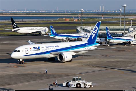 Boeing 777-300ER vs 787 Dreamliner: A Detailed Size and Power ...