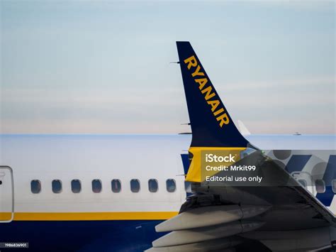 Boeing 737 MAX 8 Range Explained: How Long Can This Narrowbody Fly ...