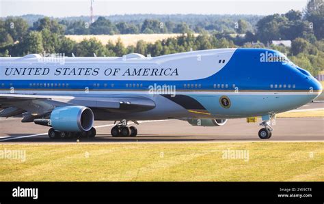 The Aircraft Replacing The Boeing VC-25A: America's Next Generation Air ...
