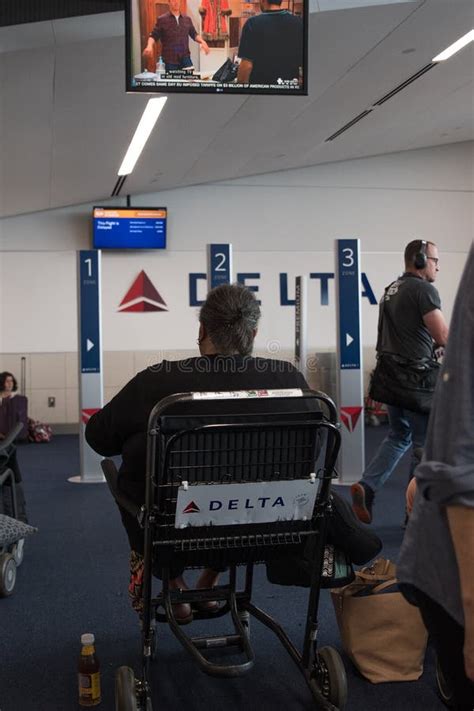 Delta Air Lines Slips From First to Sixth: DOT Data Confirms ...