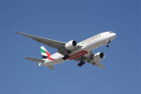 Emirates Reduces A380 Services to London Gatwick Amid Zurich Expansion ...