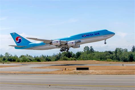 Why Lufthansa’s Boeing 747-8s Are the Ideal Strategic Asset for the U.S ...