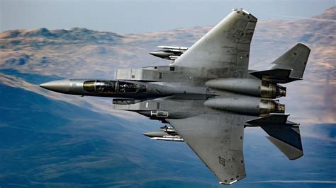 4 of the Biggest Fighter Jets in the World: Power, Size, and Dominance ...