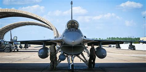 F-16 ECM Pod: Advanced Electronic Warfare Capabilities - Bolt Flight