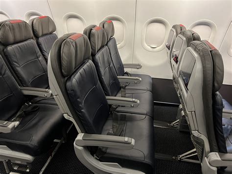 Fast 5: American Airlines’ Chess Moves in Base Maintenance - Bolt Flight