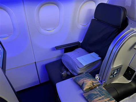 JetBlue Unveils New Mint Routes From Las Vegas to Orlando and Newark ...