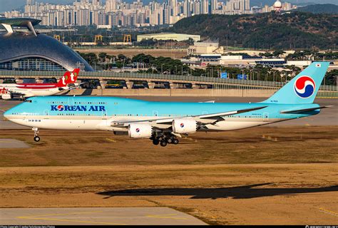 Only 13 Boeing 747 Passenger Flights Still Serve The US This Winter ...