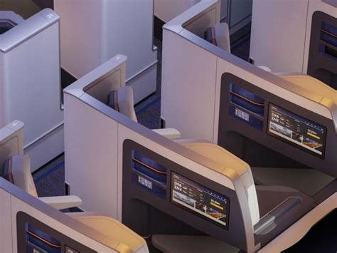 Business Class First-Time Flyers: The Subtle Signs Cabin Crew Instantly ...