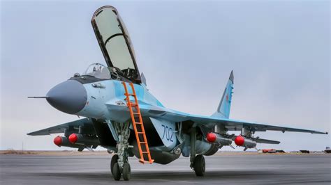 The Fighter Jets with the Fastest Vertical Climb in the World, Ranked ...