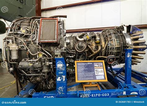 Why the Boeing 777-200 Ended Up With Three Engine Types: Strategy ...