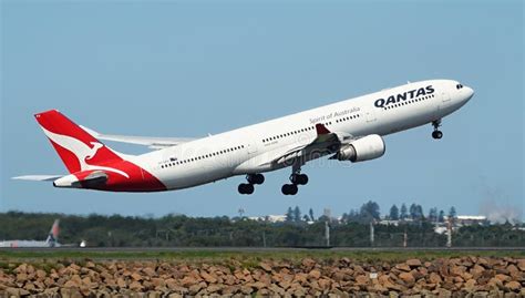 Boeing 747SP: The Story Behind the “Baby Queen” and Why Boeing Built ...