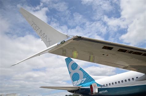 Why United Airlines Replaced Blended Winglets With Split Scimitars on ...