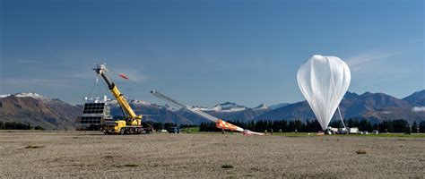 United Airlines 737 Collides With Weather Balloon at 36,000 Feet, NTSB ...